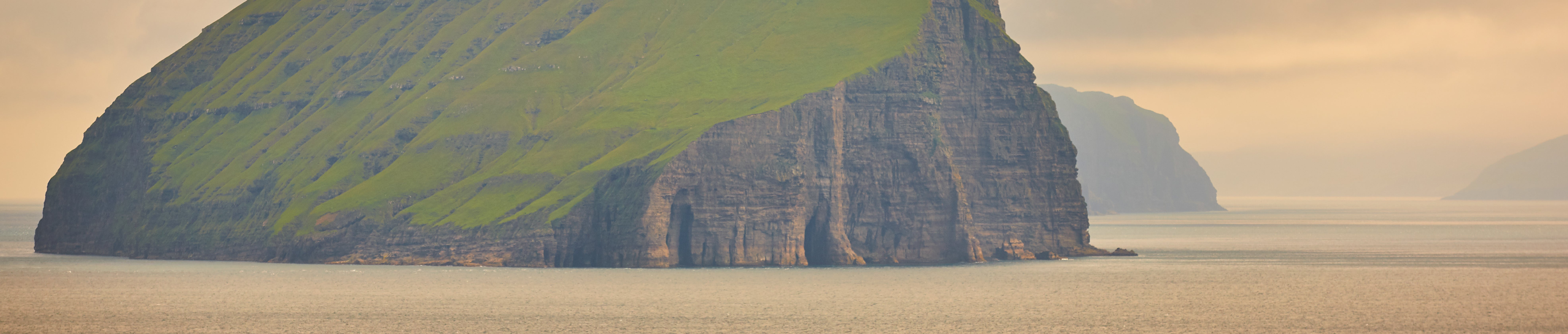 Unveiling the Treasures of the Faroe Islands with Fangst – The Timeless Tin